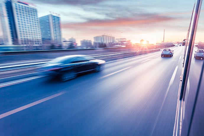 传小米SU7高速车祸致3人死亡，小米股价重挫超5%提供者FX168